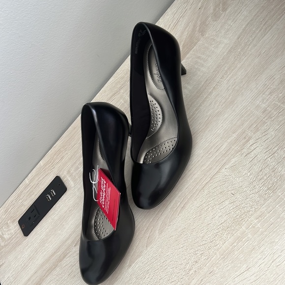 dexflex comfort | Shoes | Dexflex Comfort Heels | Poshmark